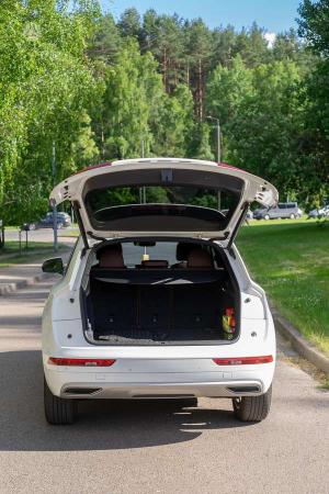 White Audi Q5 2018 in Vilnius, with an engine capacity of 1.98 L and mileage of 129 thousand km for 20000 €, photo 7 on AUTOMOTO.COM.LV