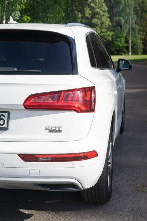 White Audi Q5 2018 in Vilnius, with an engine capacity of 1.98 L and mileage of 129 thousand km for 20000 €, photo 8 on AUTOMOTO.COM.LV
