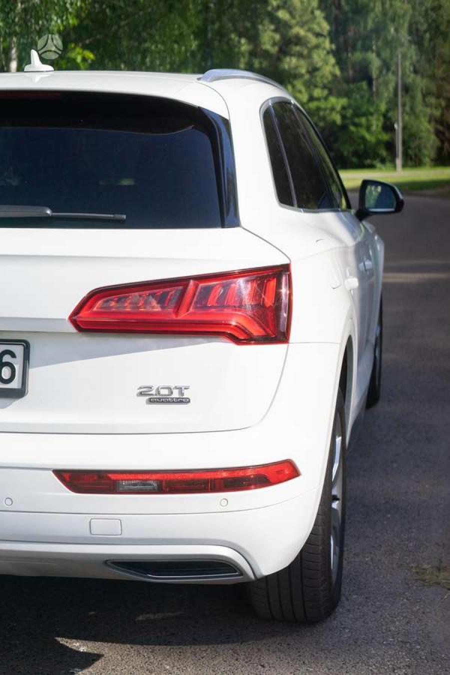White Audi Q5 2018 in Vilnius, with an engine capacity of 1.98 L and mileage of 129 thousand km for 20000 €, photo 8 on AUTOMOTO.COM.LV