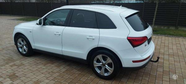 White Audi Q5 2013 in Kaunas, with an engine capacity of 2.00 L and mileage of 214 thousand km for 14800 €, photo 2 on AUTOMOTO.COM.LV