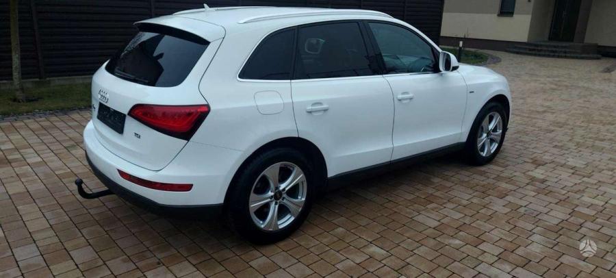 White Audi Q5 2013 in Kaunas, with an engine capacity of 2.00 L and mileage of 214 thousand km for 14800 €, photo 4 on AUTOMOTO.COM.LV