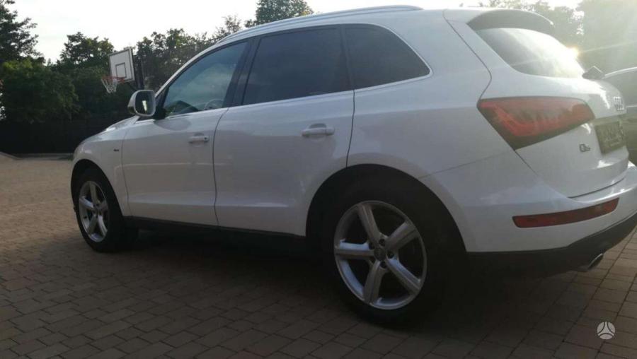 White Audi Q5 2013 in Kaunas, with an engine capacity of 2.00 L and mileage of 215 thousand km for 11000 €, photo 19 on AUTOMOTO.COM.LV
