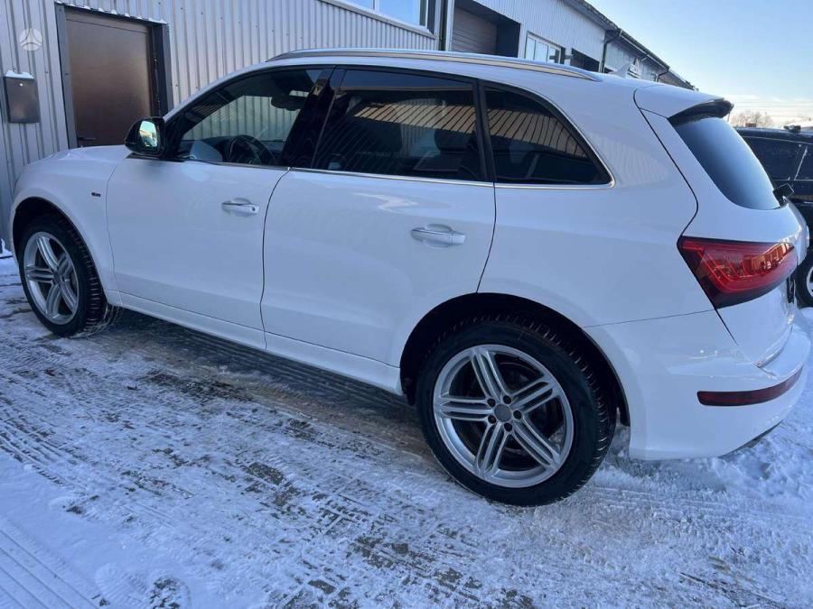 Balts Audi Q5 2015 Telšiai, ar dzinēja tilpumu 2.00 L un nobraukumu 23 tūkst. km par 12999 €, foto 12 vietnē AUTOMOTO.COM.LV