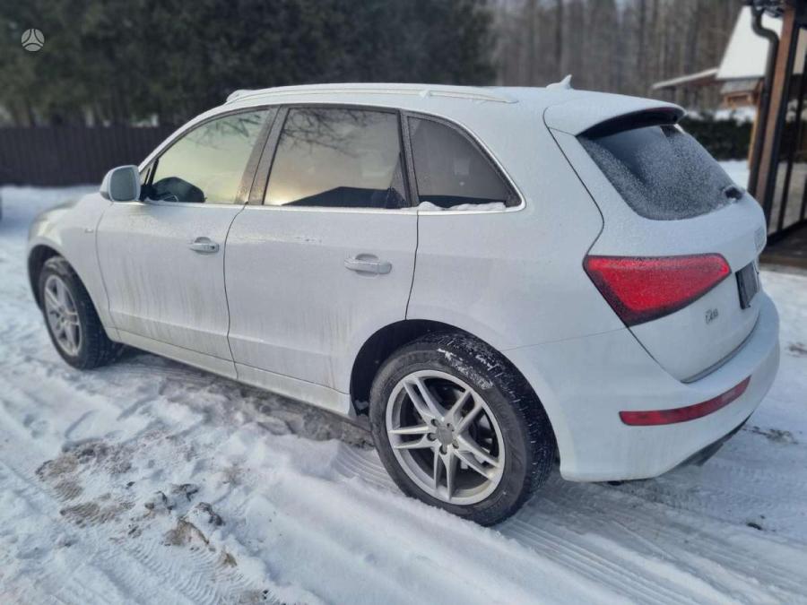 White Audi Q5 2016 in Kaunas, with an engine capacity of 3.00 L and mileage of 298 thousand km for 12999 €, photo 2 on AUTOMOTO.COM.LV