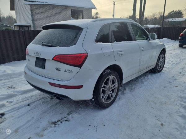White Audi Q5 2016 in Kaunas, with an engine capacity of 3.00 L and mileage of 298 thousand km for 12999 €, photo 3 on AUTOMOTO.COM.LV