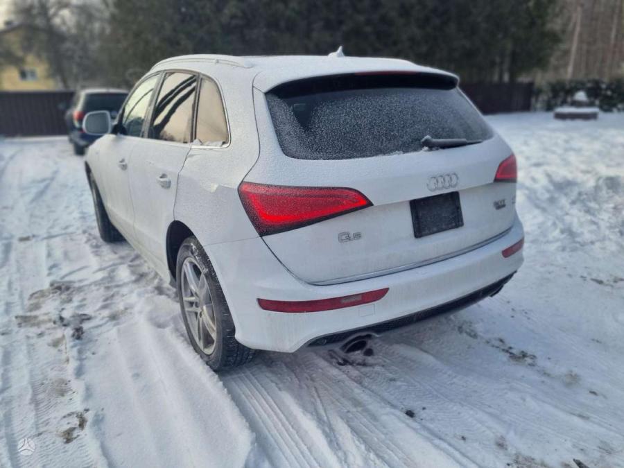 White Audi Q5 2016 in Kaunas, with an engine capacity of 3.00 L and mileage of 298 thousand km for 12999 €, photo 4 on AUTOMOTO.COM.LV