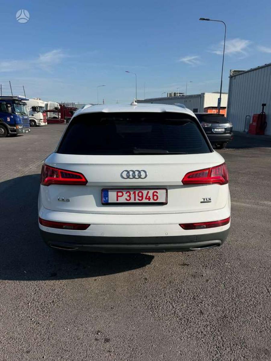 White Audi Q5 2018 in Kaunas, with an engine capacity of 2.00 L and mileage of 252 thousand km for 18500 €, photo 8 on AUTOMOTO.COM.LV