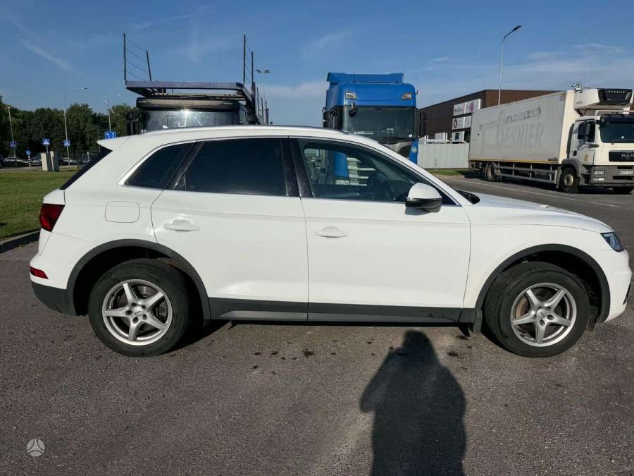 White Audi Q5 2018 in Kaunas, with an engine capacity of 2.00 L and mileage of 252 thousand km for 18500 €, photo 11 on AUTOMOTO.COM.LV