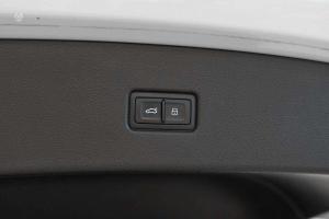 Balts Audi Q5 2022 Viļņa, ar dzinēja tilpumu 2.00 L un nobraukumu 64 tūkst. km par 36900 €, foto 23 vietnē AUTOMOTO.COM.LV