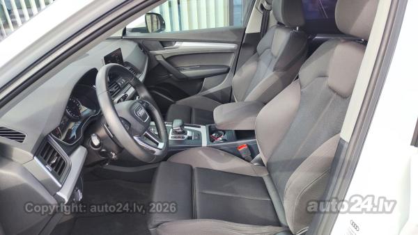 White Audi Q5 2019 in Tartu, with an engine capacity of 2.00 L and mileage of 245 thousand km for 19990 €, photo 9 on AUTOMOTO.COM.LV