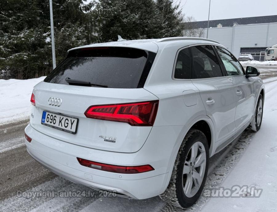 White Audi Q5 2020 in Tallinn, with an engine capacity of 2.00 L and mileage of 31 thousand km for 32990 €, photo 5 on AUTOMOTO.COM.LV