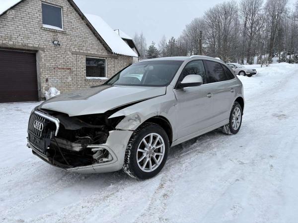 Yellow Audi Q5 2014 in Raseiniai, with an engine capacity of 1.98 L and mileage of 261 thousand km for 4000 €, photo 5 on AUTOMOTO.COM.LV
