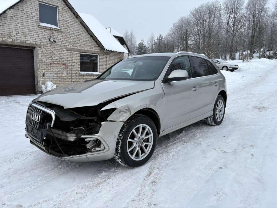 Yellow Audi Q5 2014 in Raseiniai, with an engine capacity of 1.98 L and mileage of 261 thousand km for 4000 €, photo 5 on AUTOMOTO.COM.LV