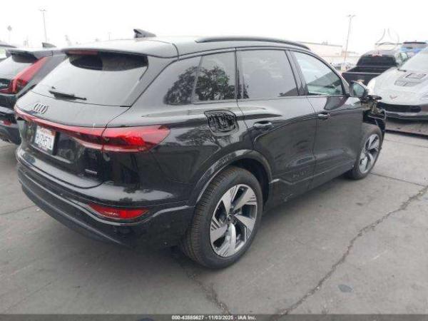 Melns Audi Q6 e-tron 2025 Klaipėda, ar dzinēja tilpumu 0.00 L un nobraukumu 1000 tūkst. km par 29900 €, foto 4 vietnē AUTOMOTO.COM.LV