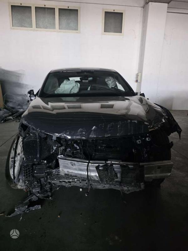 Black Audi Q6 e-tron 2025 in Telschi, with an engine capacity of 0.00 L and mileage of 4 thousand km for 10999 €, photo 5 on AUTOMOTO.COM.LV
