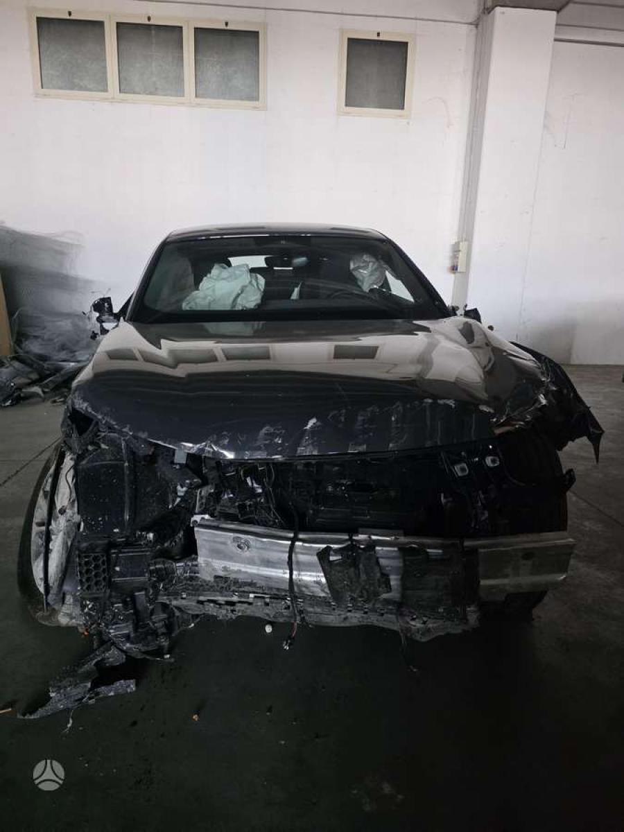 Black Audi Q6 e-tron 2025 in Telschi, with an engine capacity of 0.00 L and mileage of 4 thousand km for 10999 €, photo 6 on AUTOMOTO.COM.LV