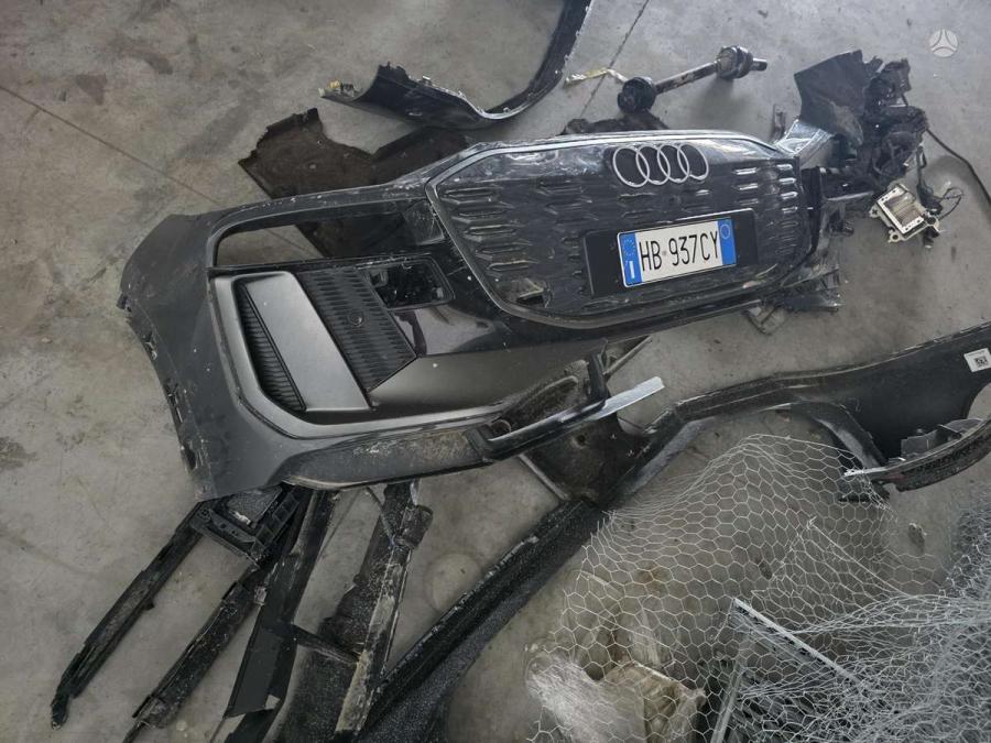 Black Audi Q6 e-tron 2025 in Telschi, with an engine capacity of 0.00 L and mileage of 4 thousand km for 10999 €, photo 13 on AUTOMOTO.COM.LV