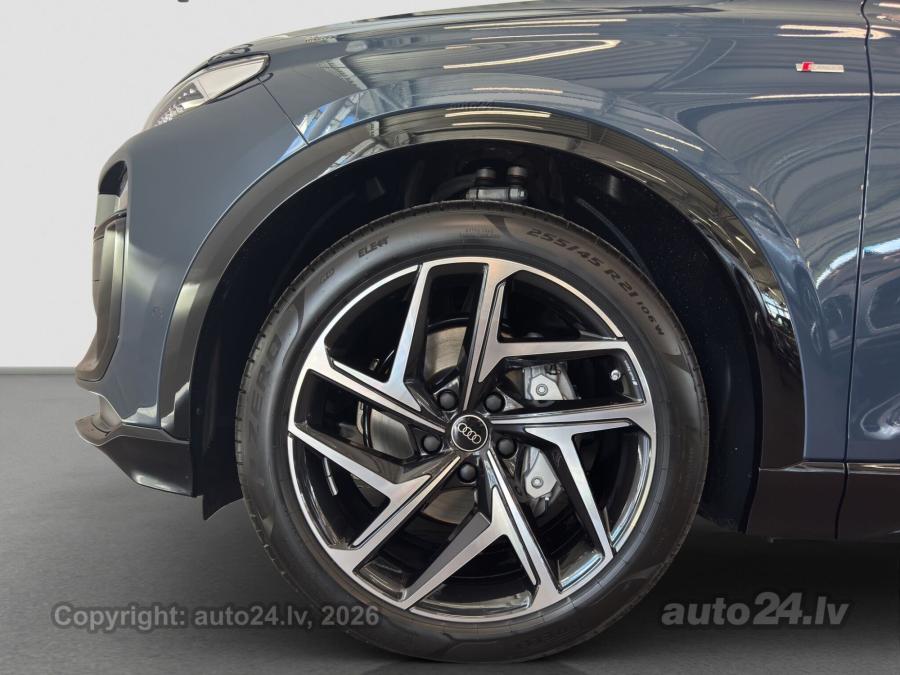 Zils Audi Q6 e-tron 2026 Tallina, ar dzinēja tilpumu 0.00 L un nobraukumu 5 tūkst. km par 89900 €, foto 11 vietnē AUTOMOTO.COM.LV