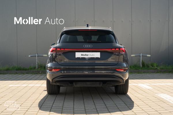 Pelēks Audi Q6 e-tron 2024 Viļņa, ar dzinēja tilpumu 0.10 L un nobraukumu 20 tūkst. km par 53700 €, foto 5 vietnē AUTOMOTO.COM.LV