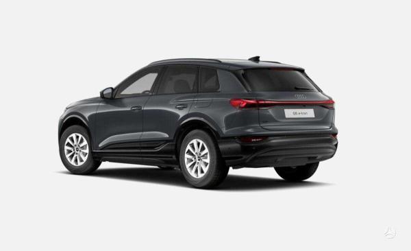 Pelēks Audi Q6 e-tron 2025 Viļņa, ar dzinēja tilpumu 0.00 L un nobraukumu 5 tūkst. km par 52500 €, foto 2 vietnē AUTOMOTO.COM.LV