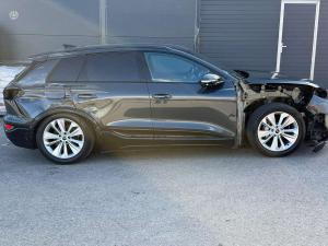 Grey Audi Q6 e-tron 2025 in Kaunas, with an engine capacity of 0.00 L and mileage of 34 thousand km for 36950 €, photo 7 on AUTOMOTO.COM.LV
