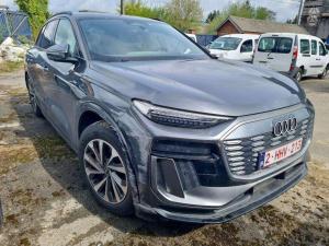 Pelēks Audi Q6 e-tron 2025 Viļņa, ar dzinēja tilpumu 0.00 L un nobraukumu 12 tūkst. km par 35900 €, foto 3 vietnē AUTOMOTO.COM.LV