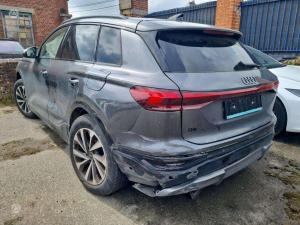 Pelēks Audi Q6 e-tron 2025 Viļņa, ar dzinēja tilpumu 0.00 L un nobraukumu 12 tūkst. km par 35900 €, foto 15 vietnē AUTOMOTO.COM.LV