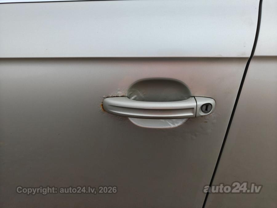 Beige Audi Q7 2007 in Parnu, with an engine capacity of 3.60 L and mileage of 317 thousand km for 3700 €, photo 11 on AUTOMOTO.COM.LV