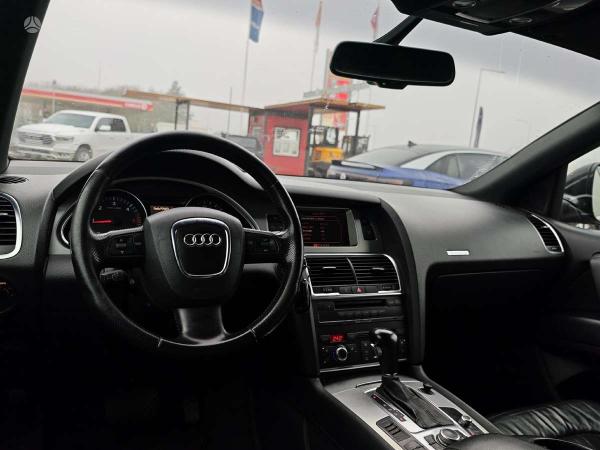 Black Audi Q7 2006 in Vilnius, with an engine capacity of 2.97 L and mileage of 380 thousand km for 6200 €, photo 10 on AUTOMOTO.COM.LV
