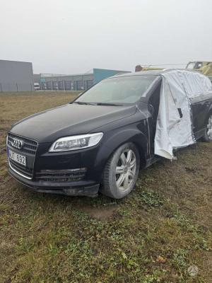 Melns Audi Q7 2006 Kauņa, ar dzinēja tilpumu 4.20 L un nobraukumu 300 tūkst. km par 3000 €, foto 4 vietnē AUTOMOTO.COM.LV