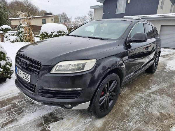 Black Audi Q7 2006 in Kaunas, with an engine capacity of 3.00 L and mileage of 278 thousand km for 5850 €, photo 1 on AUTOMOTO.COM.LV