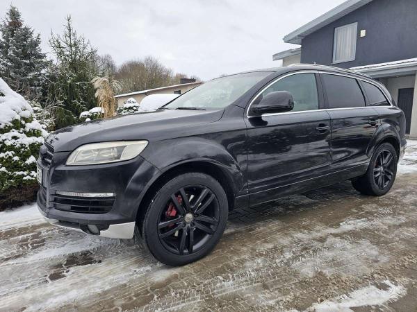 Black Audi Q7 2006 in Kaunas, with an engine capacity of 3.00 L and mileage of 278 thousand km for 5850 €, photo 4 on AUTOMOTO.COM.LV