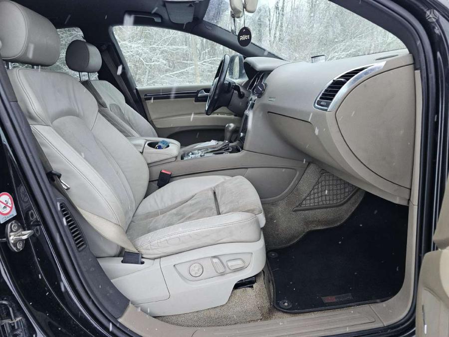 Melns Audi Q7 2006 Kauņa, ar dzinēja tilpumu 3.00 L un nobraukumu 278 tūkst. km par 5850 €, foto 25 vietnē AUTOMOTO.COM.LV