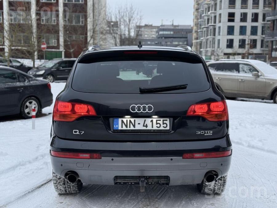 Melns Audi Q7 2006 Rīga, ar dzinēja tilpumu 3.00 L un nobraukumu 271 tūkst. km par 4990 €, foto 4 vietnē AUTOMOTO.COM.LV