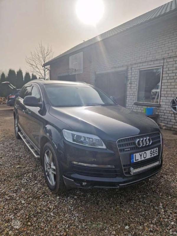 Black Audi Q7 2006 in Kaunas, with an engine capacity of 2.97 L and mileage of 374 thousand km for 5200 €, photo 1 on AUTOMOTO.COM.LV