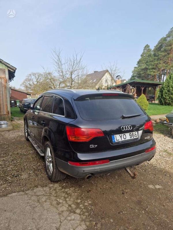 Black Audi Q7 2006 in Kaunas, with an engine capacity of 2.97 L and mileage of 374 thousand km for 5200 €, photo 3 on AUTOMOTO.COM.LV
