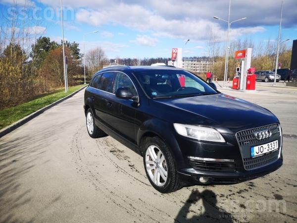 Black Audi Q7 2006 in Riga, with an engine capacity of 3.00 L and mileage of 287 thousand km for 6500 €, photo 2 on AUTOMOTO.COM.LV