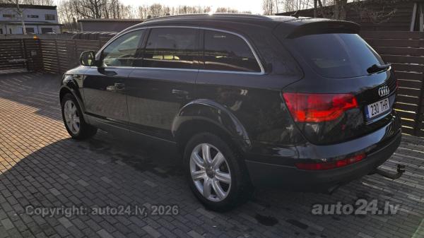 Melns Audi Q7 2006 Tallina, ar dzinēja tilpumu 3.00 L un nobraukumu 422 tūkst. km par 7000 €, foto 10 vietnē AUTOMOTO.COM.LV