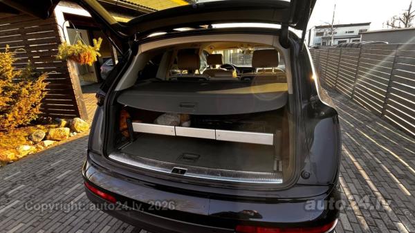 Black Audi Q7 2006 in Tallinn, with an engine capacity of 3.00 L and mileage of 422 thousand km for 7000 €, photo 11 on AUTOMOTO.COM.LV