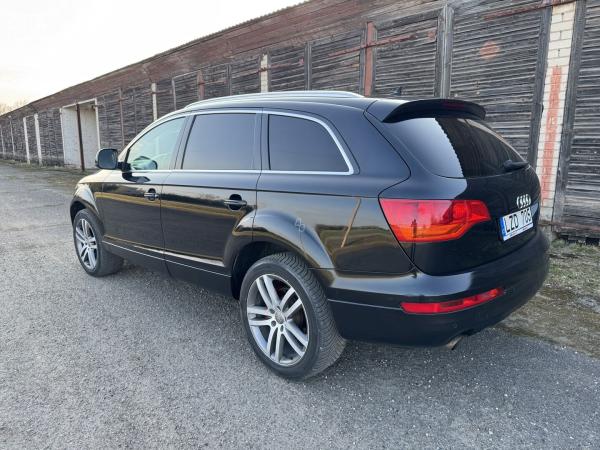 Melns Audi Q7 2006 Vilkaviškis, ar dzinēja tilpumu 3.00 L un nobraukumu 285 tūkst. km par 5000 €, foto 4 vietnē AUTOMOTO.COM.LV