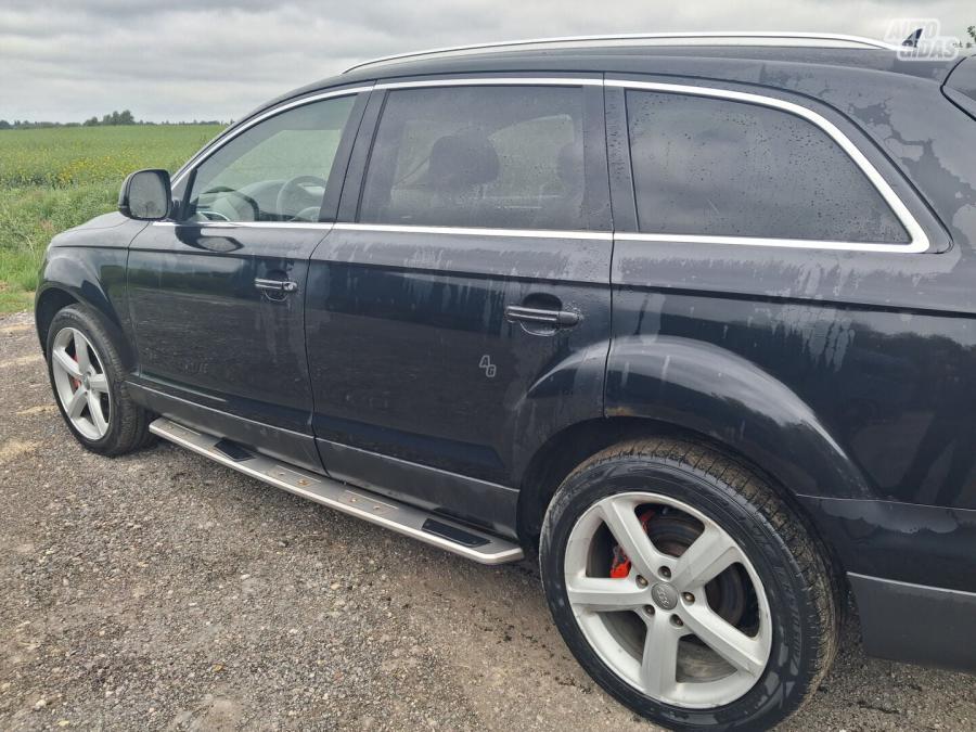 Melns Audi Q7 2006 Šauļi, ar dzinēja tilpumu 3.00 L un nobraukumu 547 tūkst. km par 2400 €, foto 3 vietnē AUTOMOTO.COM.LV