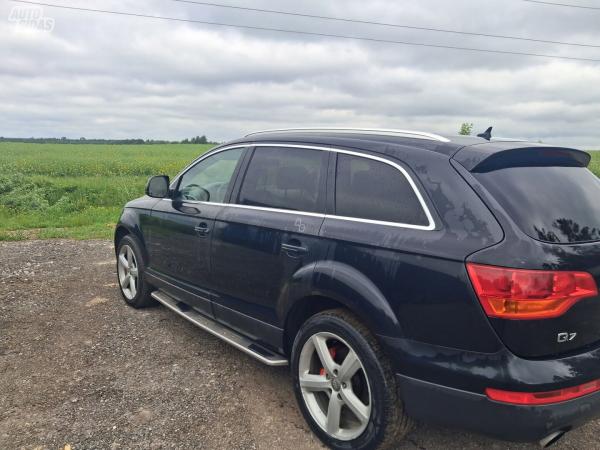 Black Audi Q7 2006 in Siauliai, with an engine capacity of 3.00 L and mileage of 547 thousand km for 2400 €, photo 3 on AUTOMOTO.COM.LV