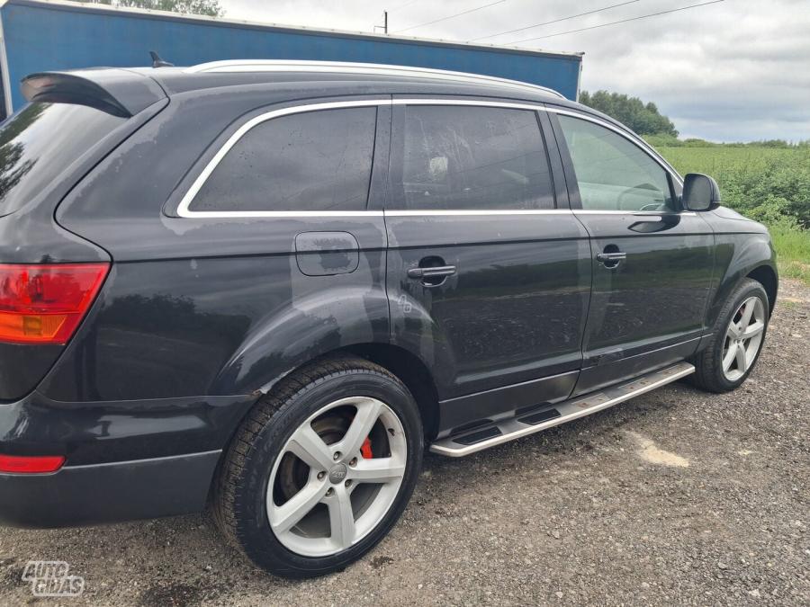 Melns Audi Q7 2006 Šauļi, ar dzinēja tilpumu 3.00 L un nobraukumu 547 tūkst. km par 2400 €, foto 5 vietnē AUTOMOTO.COM.LV