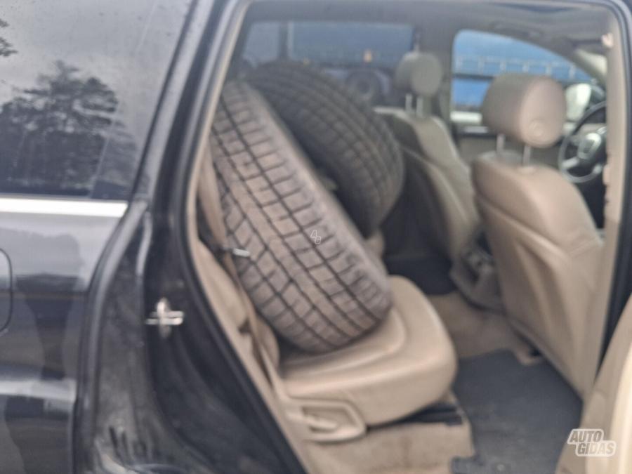 Melns Audi Q7 2006 Šauļi, ar dzinēja tilpumu 3.00 L un nobraukumu 547 tūkst. km par 2400 €, foto 7 vietnē AUTOMOTO.COM.LV