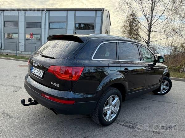 Melns Audi Q7 2006 Rīga, ar dzinēja tilpumu 3.00 L un nobraukumu 0 tūkst. km par 5750 €, foto 9 vietnē AUTOMOTO.COM.LV