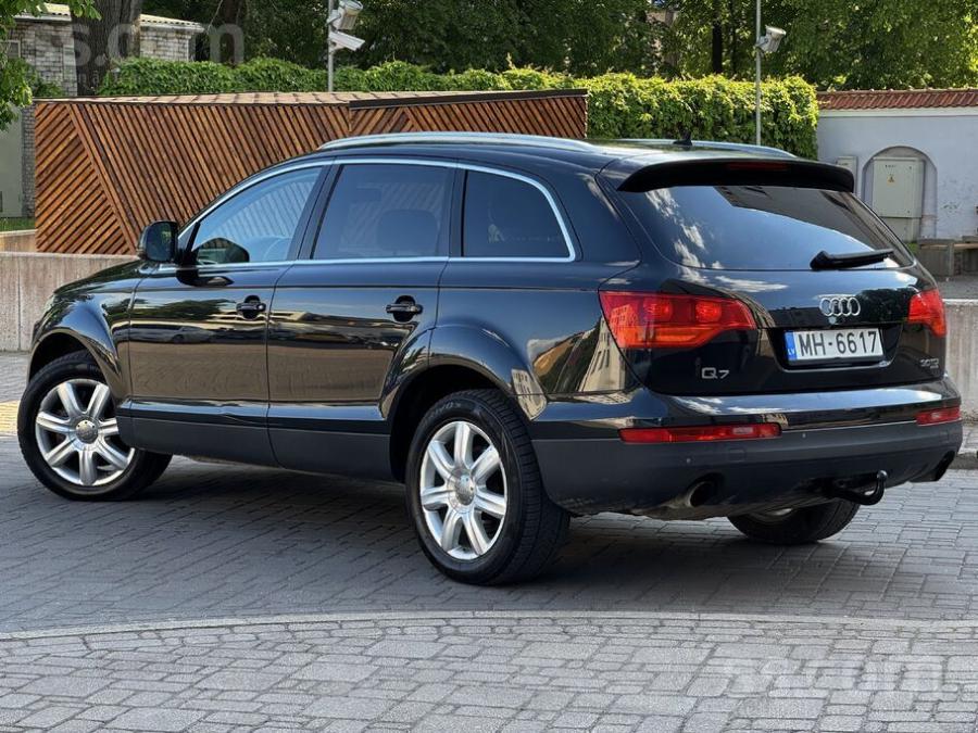 Black Audi Q7 2006 in Jelgava, with an engine capacity of 3.00 L and mileage of 332 thousand km for 5190 €, photo 5 on AUTOMOTO.COM.LV