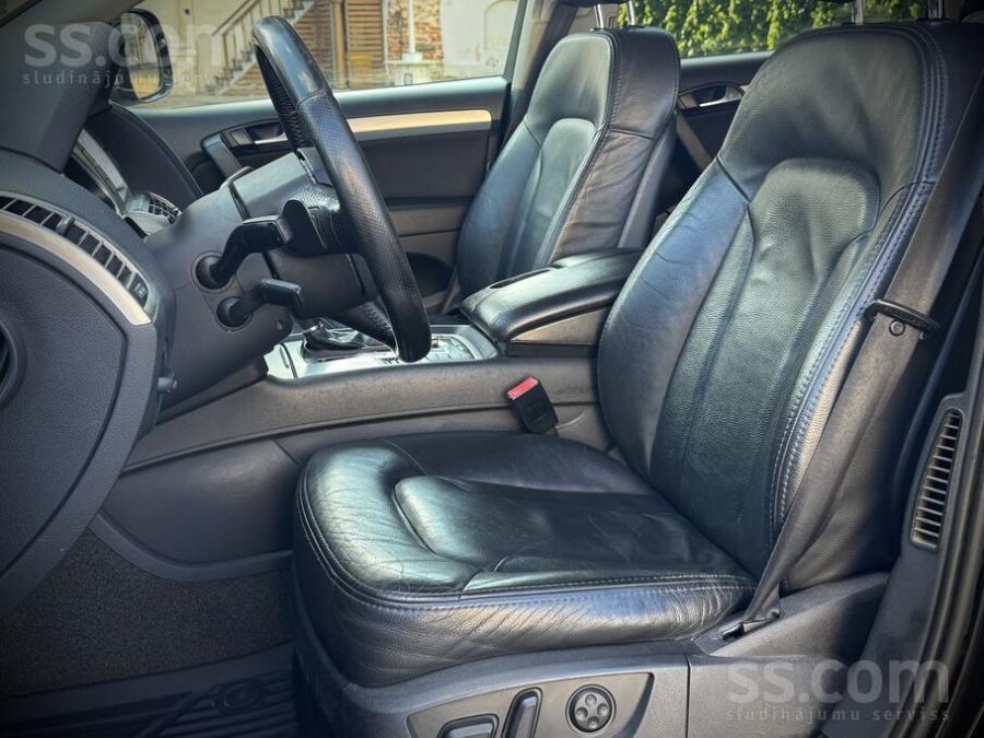 Black Audi Q7 2006 in Jelgava, with an engine capacity of 3.00 L and mileage of 332 thousand km for 5190 €, photo 7 on AUTOMOTO.COM.LV