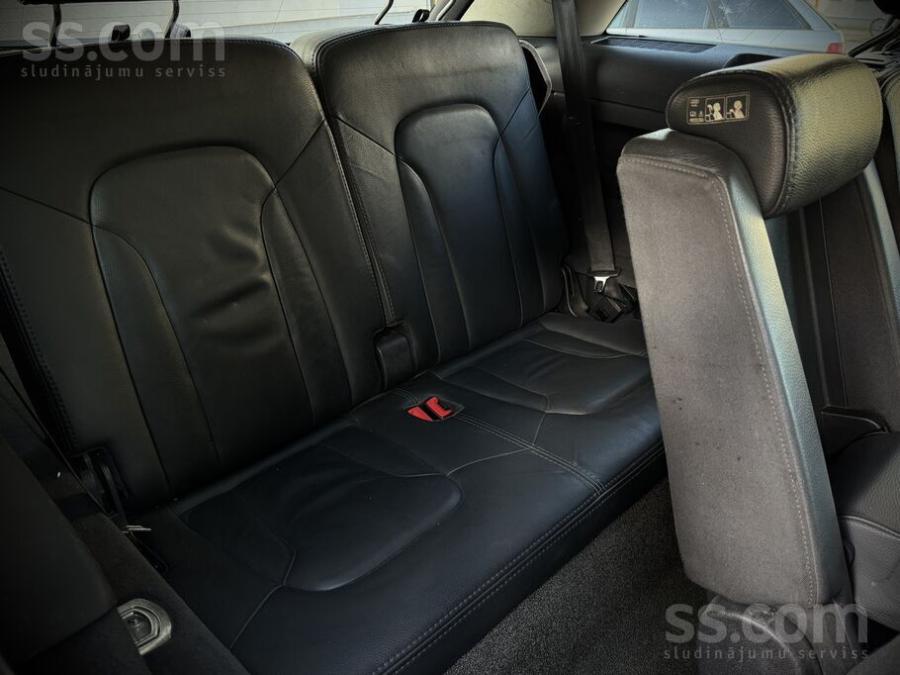 Black Audi Q7 2006 in Jelgava, with an engine capacity of 3.00 L and mileage of 332 thousand km for 5190 €, photo 11 on AUTOMOTO.COM.LV