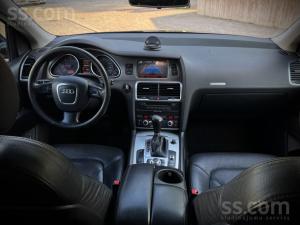 Black Audi Q7 2006 in Jelgava, with an engine capacity of 3.00 L and mileage of 332 thousand km for 5190 €, photo 12 on AUTOMOTO.COM.LV