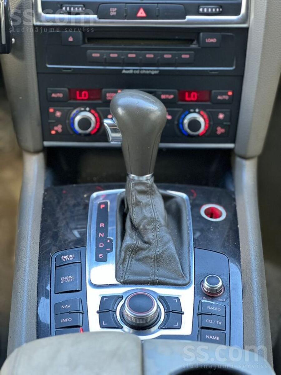 Melns Audi Q7 2006 Rīga, ar dzinēja tilpumu 3.00 L un nobraukumu 347 tūkst. km par 2990 €, foto 17 vietnē AUTOMOTO.COM.LV